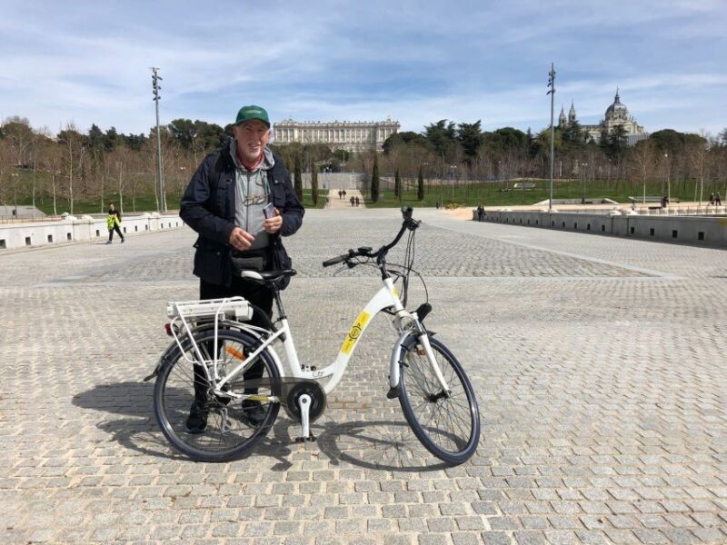 Bike Tour Through Madrid Río and Casa de Campo - Discovering Madrid on Two Wheels