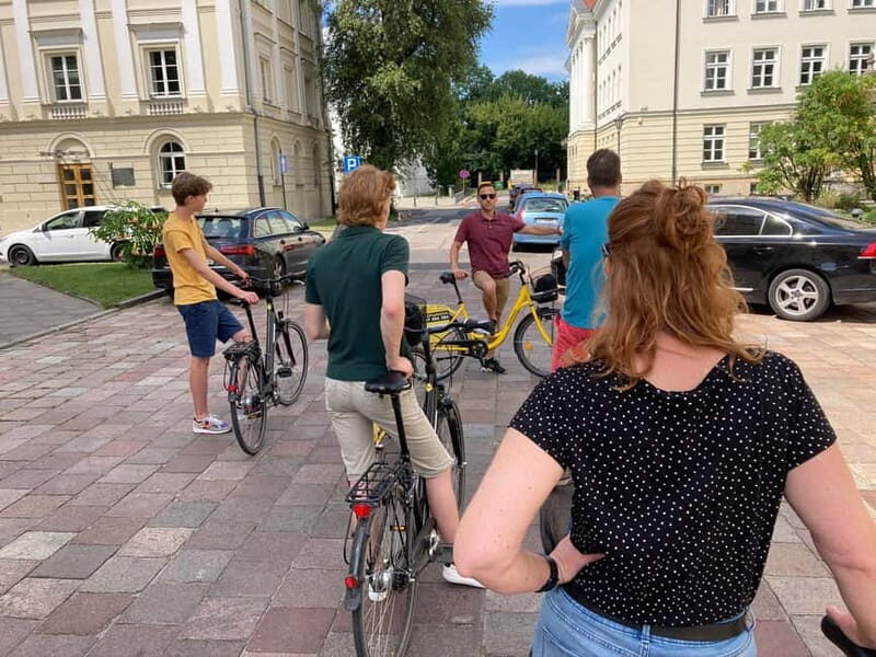 Biking Through Warsaw Highlights with Picturesque Views - A Practical Guide to the Tour