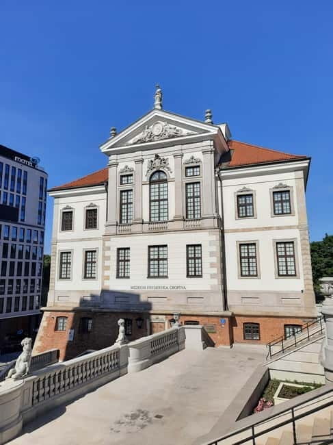Biking Through Warsaw Highlights with Picturesque Views - Who Will Love This Tour?
