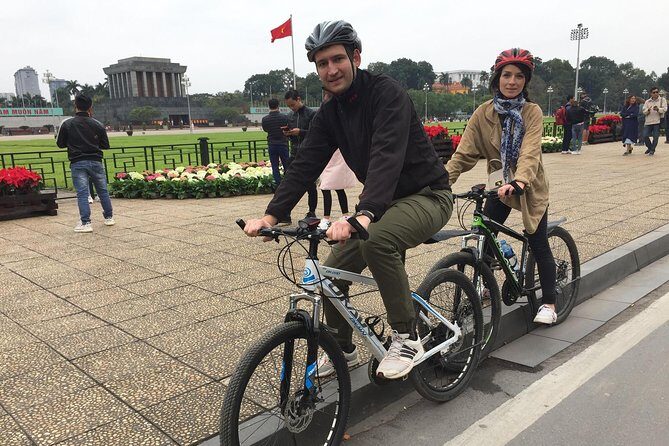 BIKING TOUR around Hanoi City Center and Country Side with Local Tour Guide - Exploring Long Biên Bridge and the Countryside