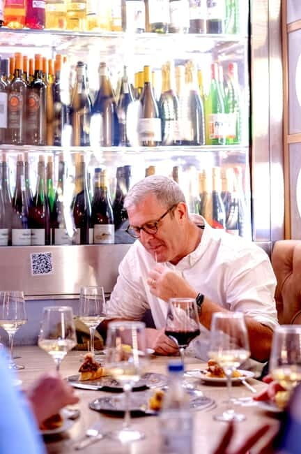 Bilbao: Basque Food Tour and Wine Tasting with Guide - Guides and Personal Touch