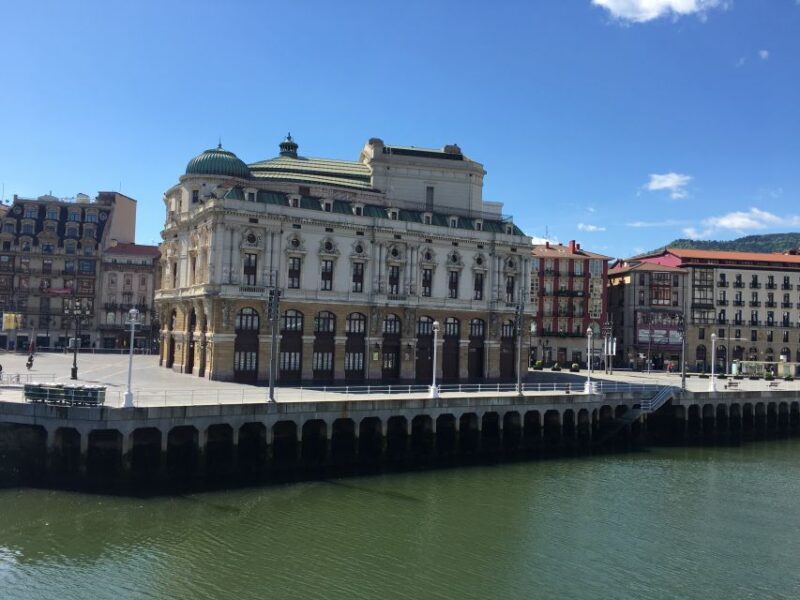 Bilbao: Classic & Modern Guided Walking Tour with Pintxos - Deep Dive Into Each Stop and Aspect of the Tour