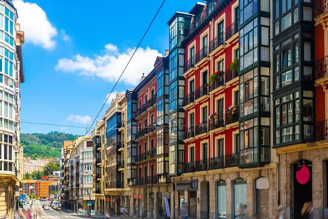 Bilbao & Guggenheim Museum Private Walking Tour with guide - Key Points