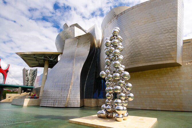 Bilbao & Guggenheim Museum Private Walking Tour with guide - FAQs