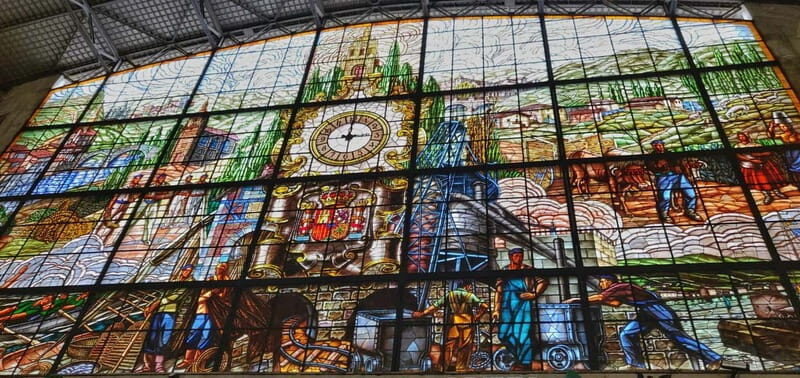 Bilbao: I am a guide who shows the history of the town of Bilbao. - A Rich Journey through Bilbao’s Landmarks
