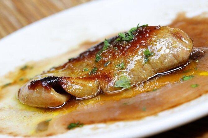 Bilbao Pintxo Tasting Paired With Spanish Wines - The Atmosphere and Group Dynamics