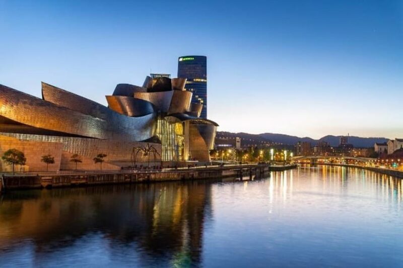 Bilbao : Private Custom Walking Tour with a Local Guide - Key Points: