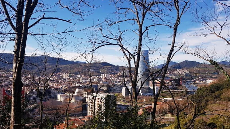 Bilbao Walking Tour and cable car in spanish - Exploring Bilbao from Above and Below
