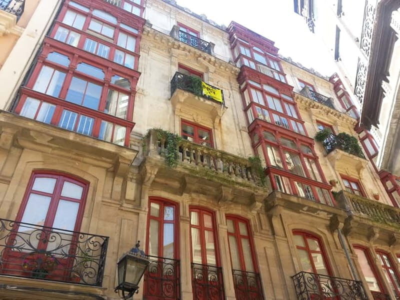 Bilbao Walking Tour and cable car in spanish - Price and Value