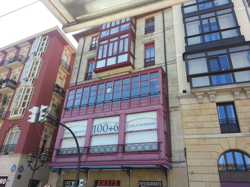 Bilbao Walking Tour and cable car in spanish - Who Should Consider This Tour?