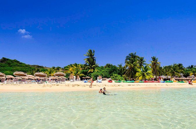 Billy Bones Exclusive Private Charter Around St.Maarten - The Comfort and Personal Touch