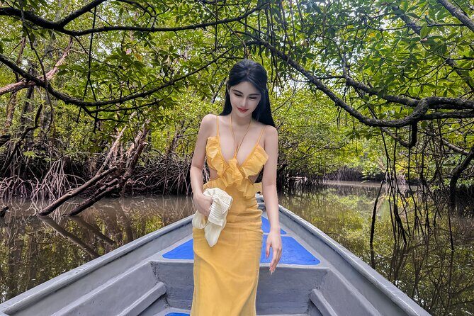 Bintan Sand Dunes & Blue Lakes Tour with Lunch & Mangrove Tour - Exploring the Bintan Sand Dunes & Blue Lakes Tour: A Practical Look