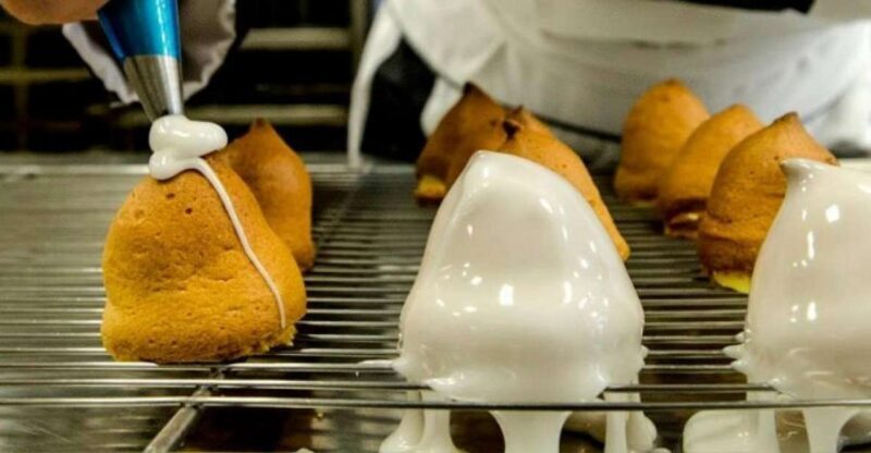 Bisceglie: Private Tour with Typical Sospiro Sweet Tasting - Ending at the Castle and Tower