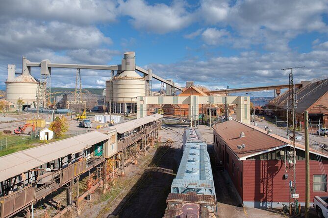 Black Bear viewing and walking at oudoor ctr's Canyon - Who Should Consider This Tour?