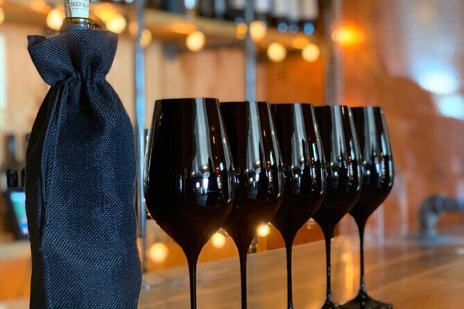 Black Glass Wine Tasting - A Revealing Look at the Black Glass Wine Tasting at Niagara’s Between The Lines Winery