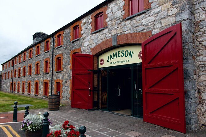 Blarney Castle Cork City and Jameson Distillery Small groups - In-Depth Look at the Itinerary