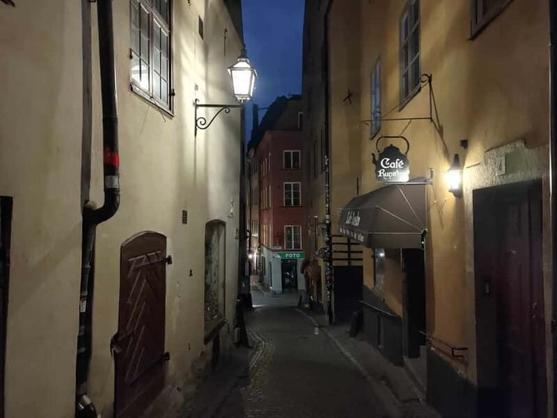 Bloody Stockholm: ghosts, horror and dark folklore 2h - Key Points