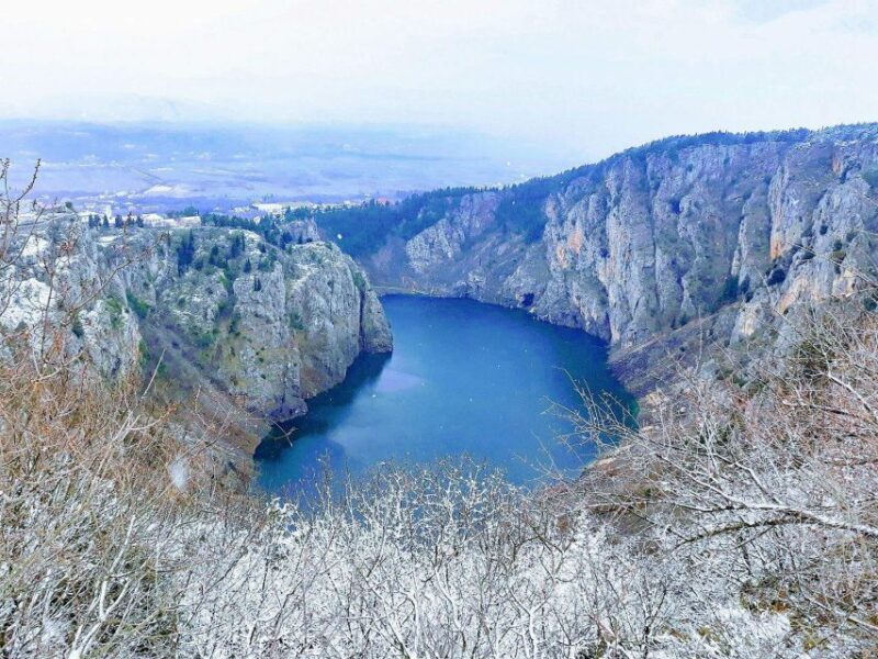 Blue and Red Lake and Wine Tasting - Key Points