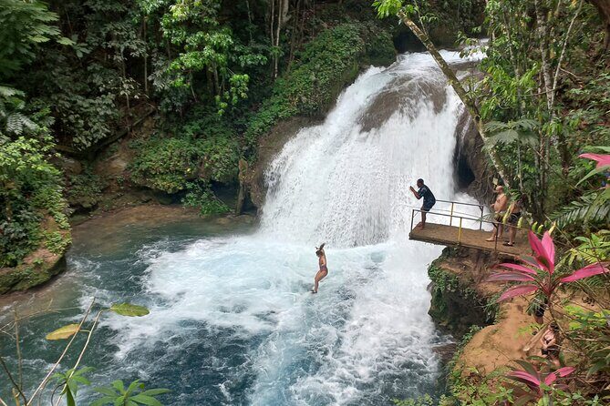 Blue Hole and River Tubing Adventure in Ocho Rios - Practical Tips for Travelers