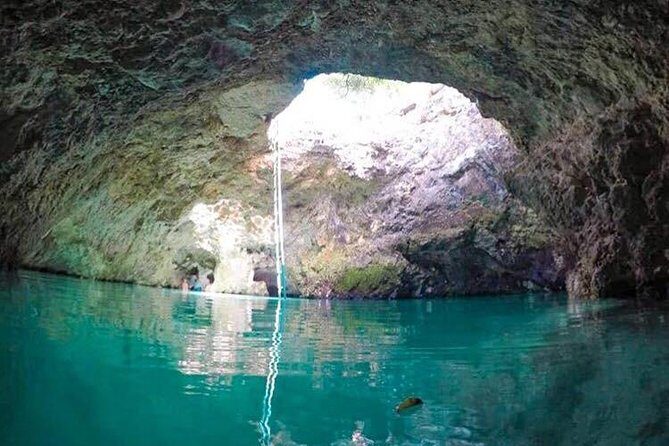 Blue Hole Mineral Spring, Ricks Cafe, 7 Mile Beach and Shopping Private Tour - Itinerary Breakdown: What You’ll Experience