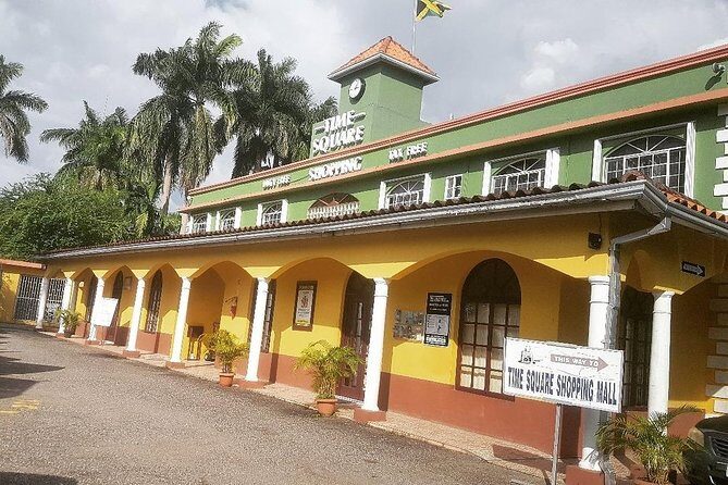 Blue Hole Mineral Spring, Ricks Cafe, 7 Mile Beach and Shopping Private Tour - Authenticity and Value: What Do Reviewers Say?