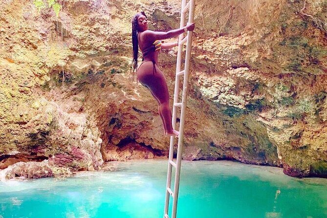 Blue Hole Mineral Spring, Ricks Cafe & 7 Miles Beach Guided Tour - Key Points