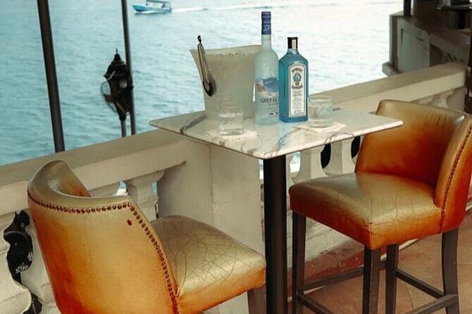 Blue Hole Mineral Swim, Negril Ricks Cafe, & Herb Farm Combo Tour - Authenticity and Value: Why This Tour Works