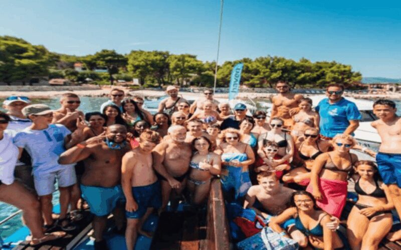Blue Lagoon Boat Tour from Trogir with Lunch and Drinks - Authentic Traveler Reviews and Insights