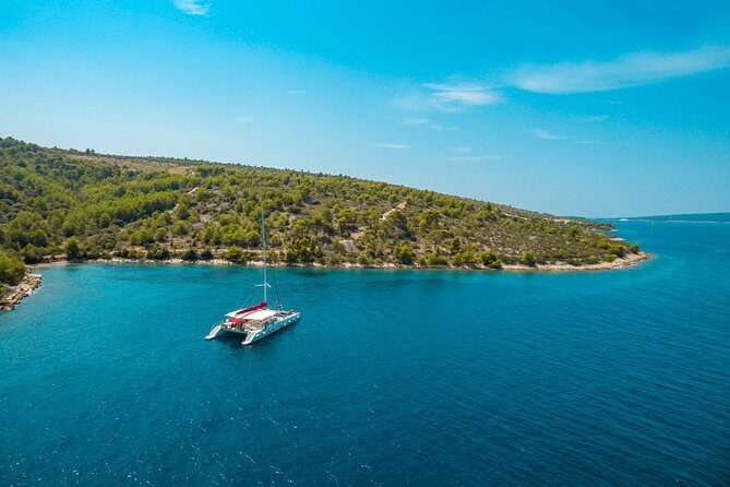 Blue Lagoon, Trogir & iovo catamaran tour with Food and Drinks - Who Will Love This Tour?