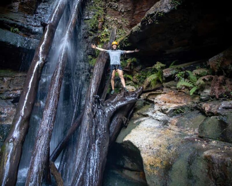 Blue Mountains: Abseiling and Juggler Canyon Adventure Tour - Progressing to the Big Cliffs