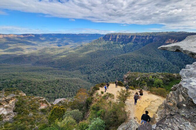 Blue Mountains Small Group Tour with Waterfall Walk & Fresh Lunch - A Day in the Blue Mountains: What You Can Expect