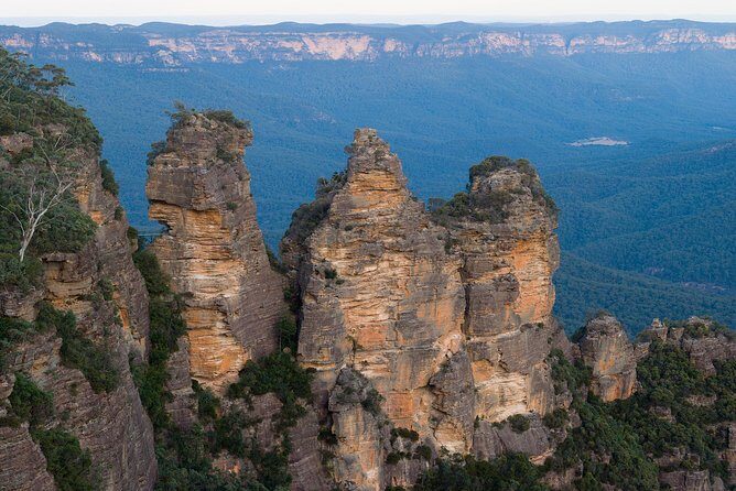 Blue Mountains Wildlife Full-Day Sights and Hiking from Sydney - Govetts Leap: A Waterfall and a View