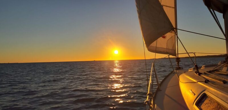 Bluemotion Lisbon: Private Sunset sailing tour Tagus River - Key Points
