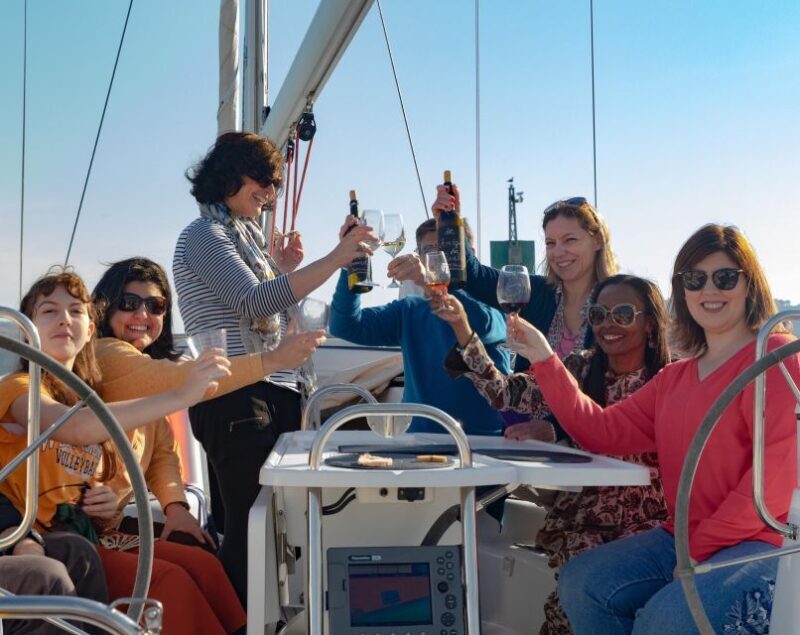Bluemotion Lisbon: Sailing tour in Tagus River - A Smooth and Scenic Tour of Lisbons Famous Landmarks