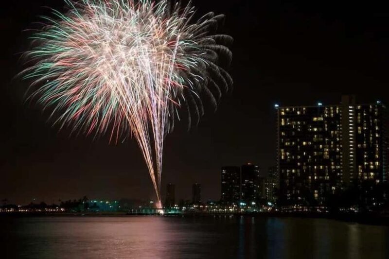 Board from Waikiki Beach: Friday Night Fireworks sail - A Relaxing Night with a Sparkling View: The Waikiki Beach Fireworks Sail