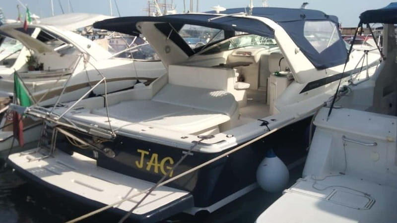 Boat: Boat tour with appetizer and drinks included - Key Points