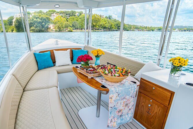 Boat Cruise 1 Hr on Lake Austin Air Conditioned Per Person - Who Will Love This Tour?