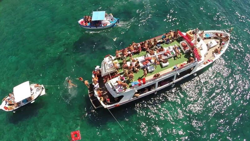Boat Party al Tramonto nelle acque del Salento con Drink - Key Points