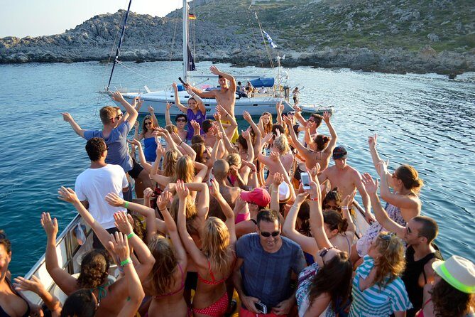 Boat Party Cruise with Live DJ - Key Points