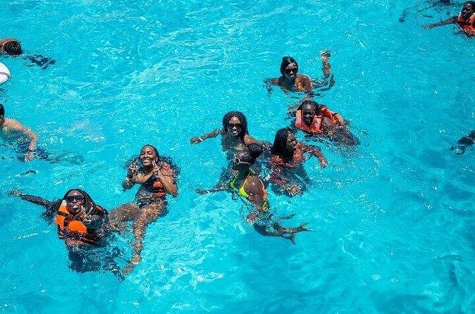 Boat party in Cancun - FAQ About the Cancun Boat Party