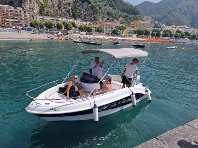 Boat rental: discover beaches, caves and hidden coves - FAQs