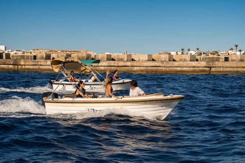 Boat rental in Menorca with no license required. - Authentic Experiences and Reviews