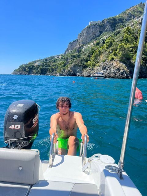 Boat rental in Salerno (Nautical license not requested) - Key Points