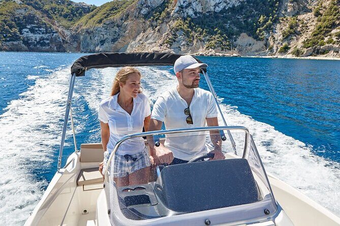 Boat rental without license - B520 'Neptuno' (5p) - Can Pastilla - FAQ
