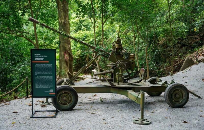Boat Ride Phong Nha Cave & Vietnams Historic Command Cave - Lunch Break: Tasting Local Flavors