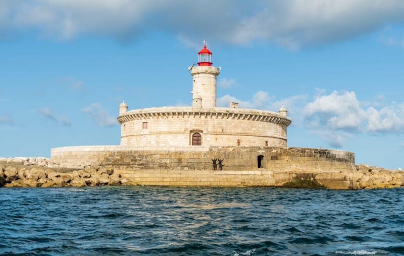 Boat tour: charming Cascais Coast to Lisbon lighthouse - Who Should Consider This Tour?