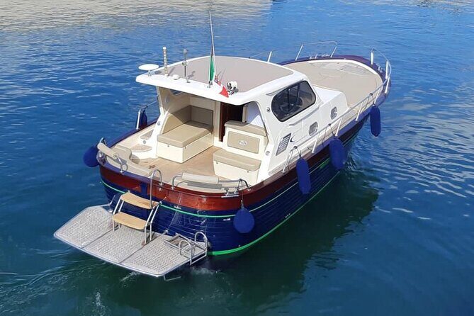 Boat tour in Capri - Key Points