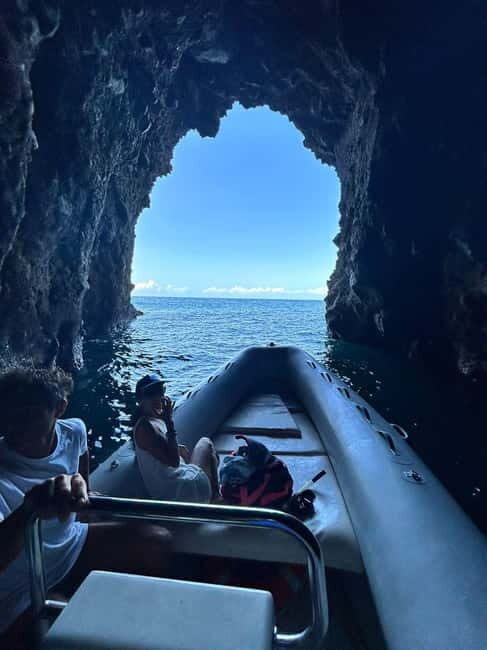 Boat Tour: Island hopping by dinghy with cave visits and snorkeling - Key Points