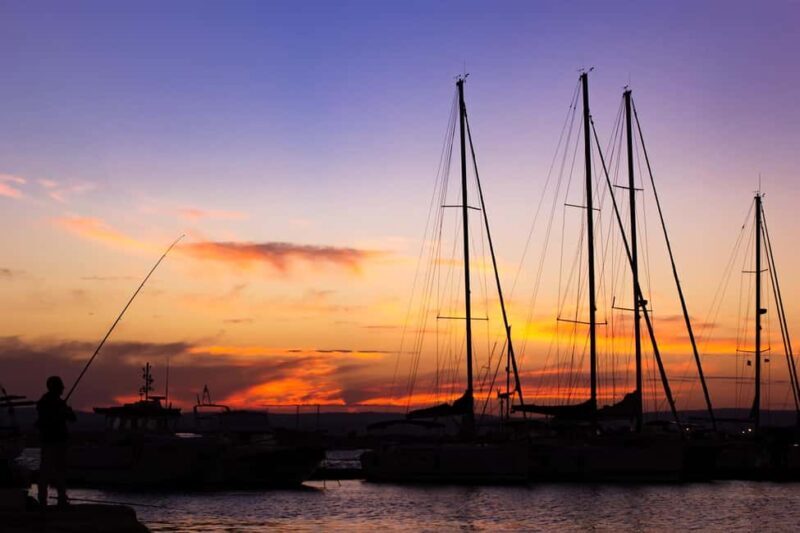 Boat tour of Ortigia at sunset with drinks included - Exploring the Sunset Boat Tour of Ortigia: A Relaxing Way to See Syracuse’s Coastline