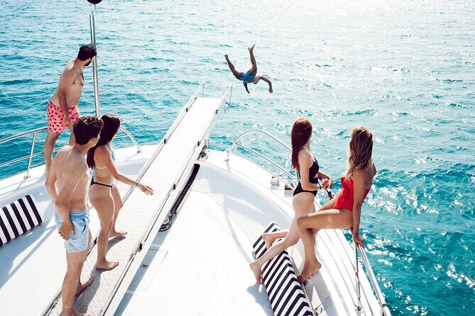 Boat tour of the Bay of Palma with snorkeling and drink - Key Points